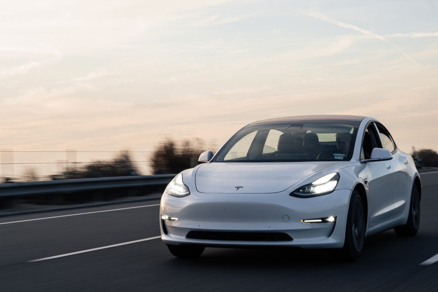 The Average Vehicle Weighs 2.76 Tons: Here's the Breakdown