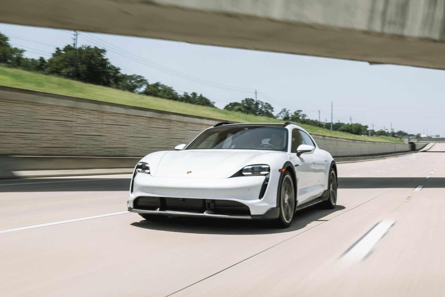 The Average Weight of an Electric Vehicle (SUVs, Trucks, Sedans ...